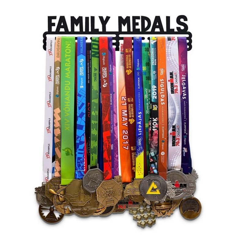 Family Medals Medal Hanger Display Wall Rack Frame With 12 Hooks For ...